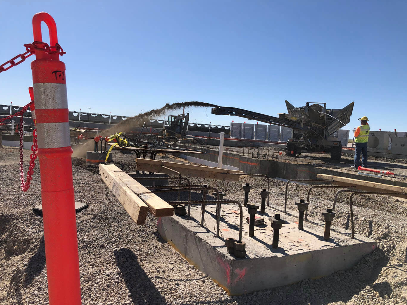 Bedrock Slinger Trucks | Ground Solutions